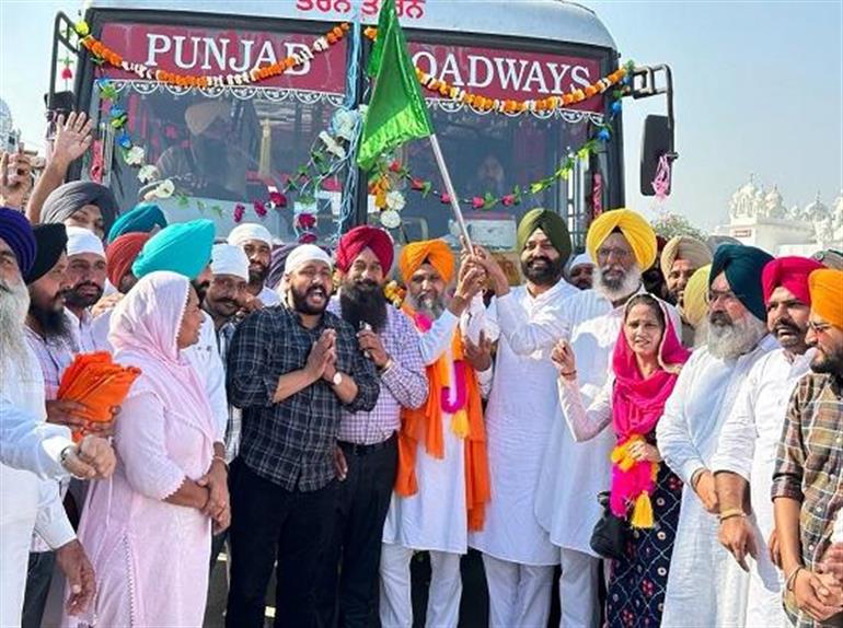 Minister Laljit Bhullar flags off first-of-its kind two direct buses from Khemkaran to ...