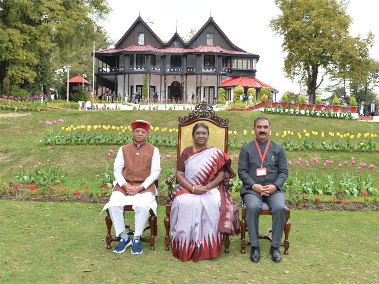 Graces the opening of Tulip Garden at Rashtrapati Niwas, Mashobra