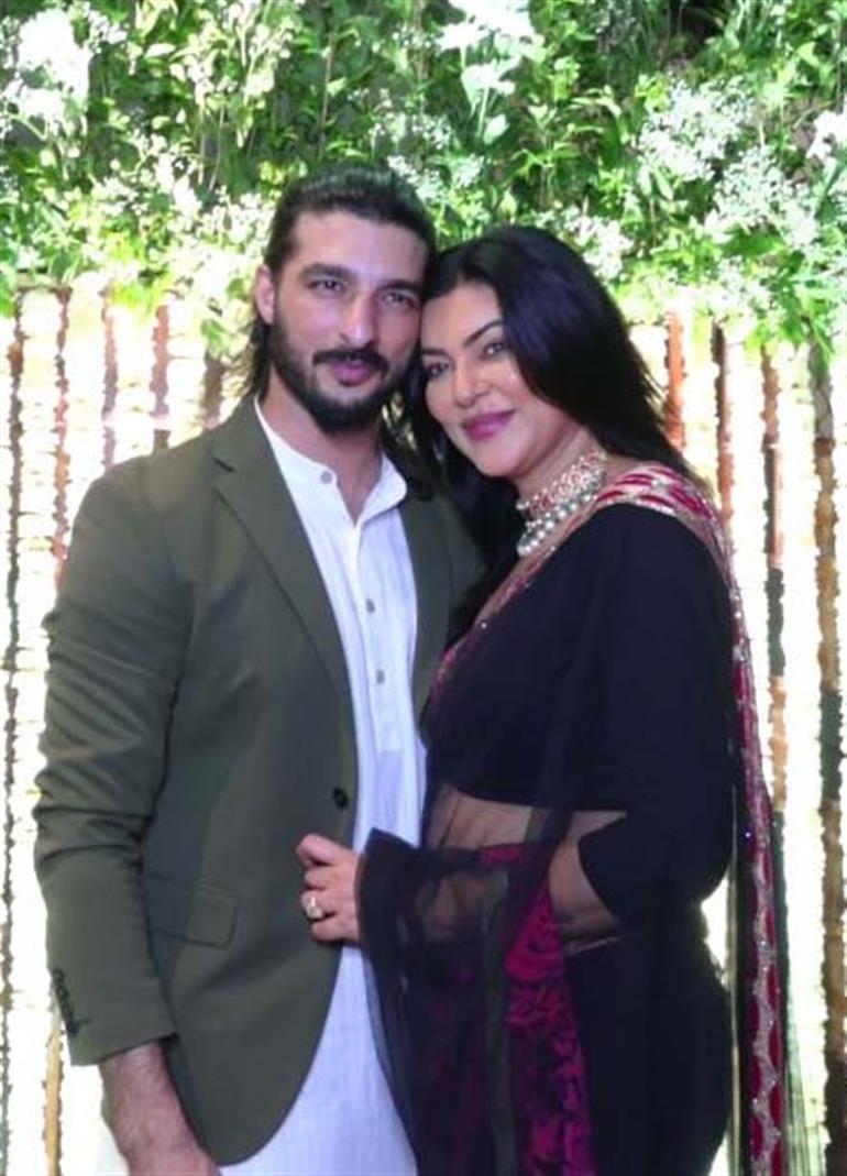 Sushmita Sen strikes a romantic pose with ex-boyfriend Rohman Shawl at ...