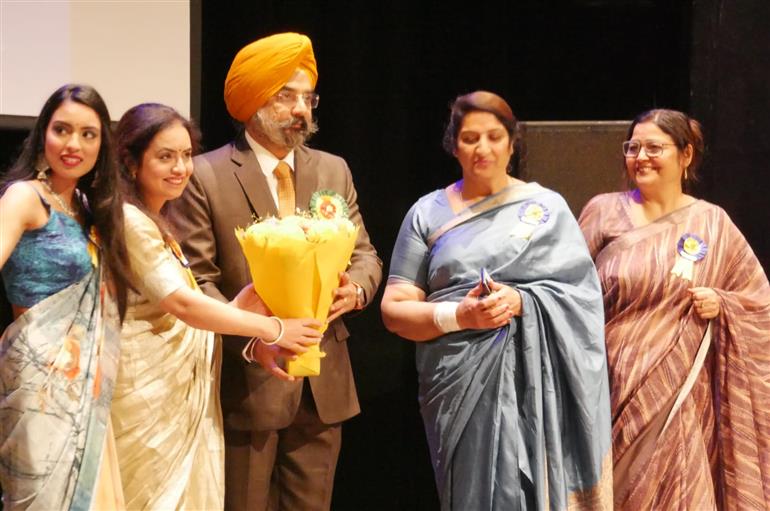 Students of primary wing of Sri Guru Harkrishan Model School presented ...